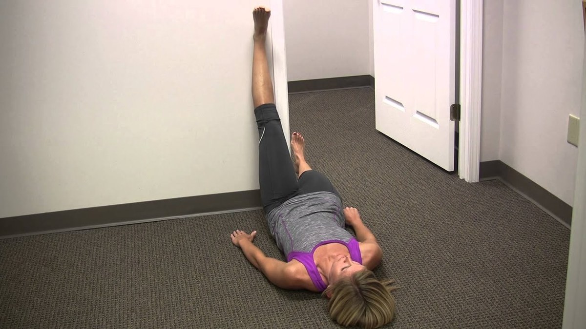 Exercise of the Month – Hamstring Doorway Stretch | Premier Rehab